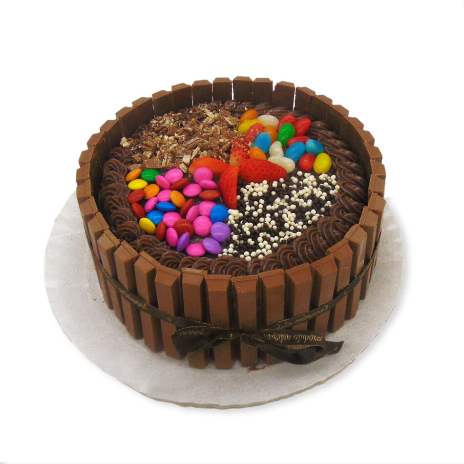 Bolo Kit Kat / Tubetes - Família Hoffmann Confeitaria